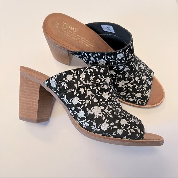 Toms | Shoes | Toms Majorca Mule Suede Black White Floral Sz 9 | Poshmark